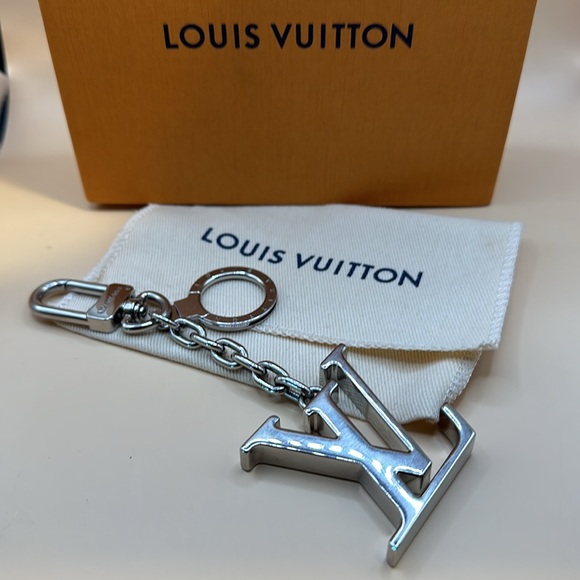 Louis Vuitton | Accessories | Euc Full Inclusion Lv Logo Bag Charm Key ...